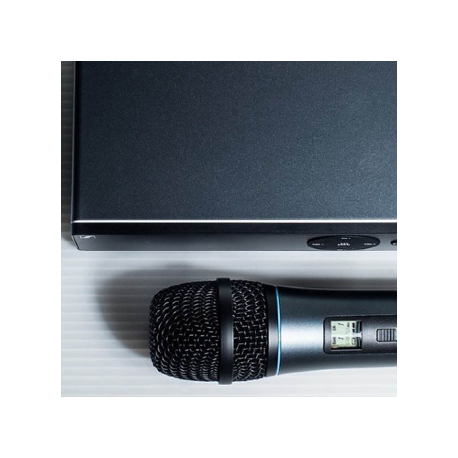 Micro Main Filaire | MIC 8 - Wowevent : location micro pour discours Micro Main Filaire | MIC 8 - Wowevent : location micro pour discours